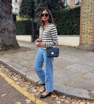 25 Cozy Stylish Fall Jeans Outfits For Every Occasion - Emerlyn Closet