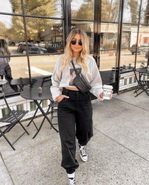 25 Cozy Stylish Fall Jeans Outfits For Every Occasion - Emerlyn Closet